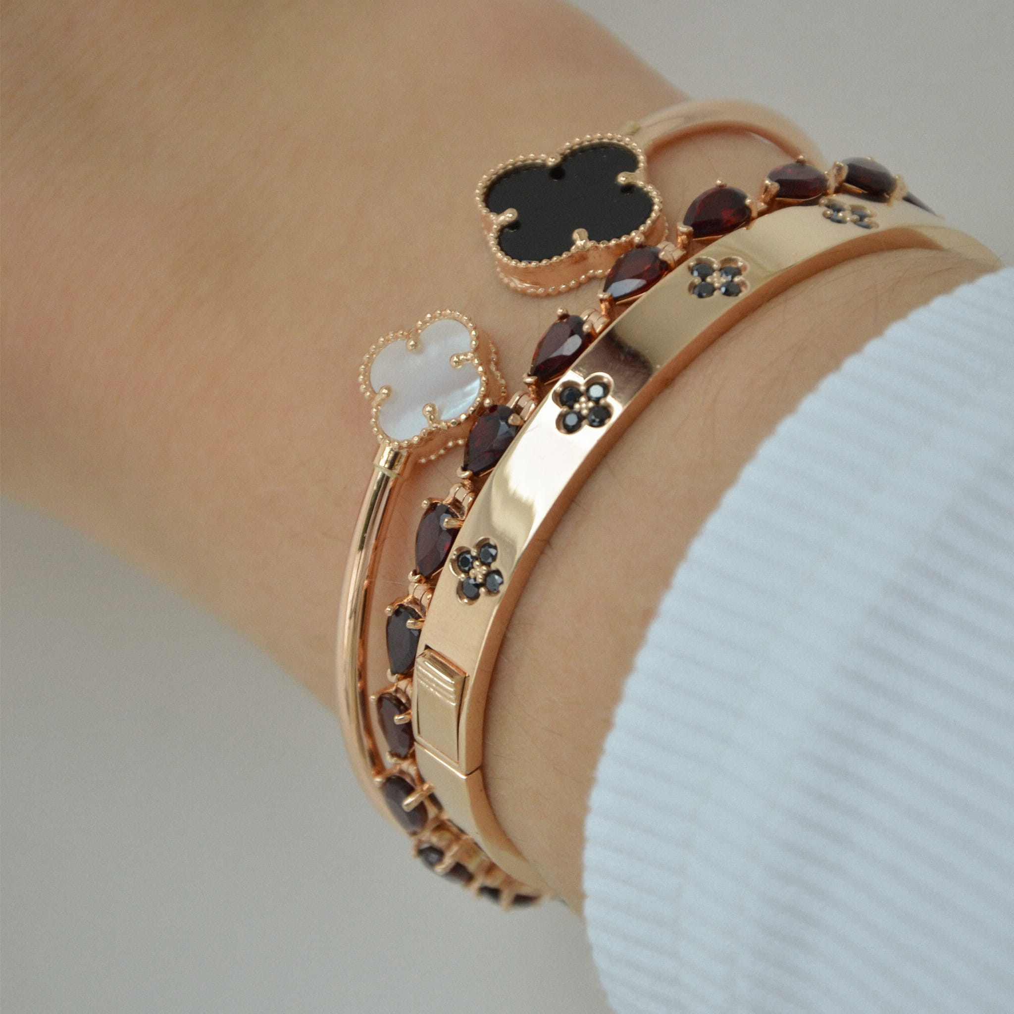 Złota sztywna bransoletka kwiatuszki rose gold 585: Złoto próby 585 ...